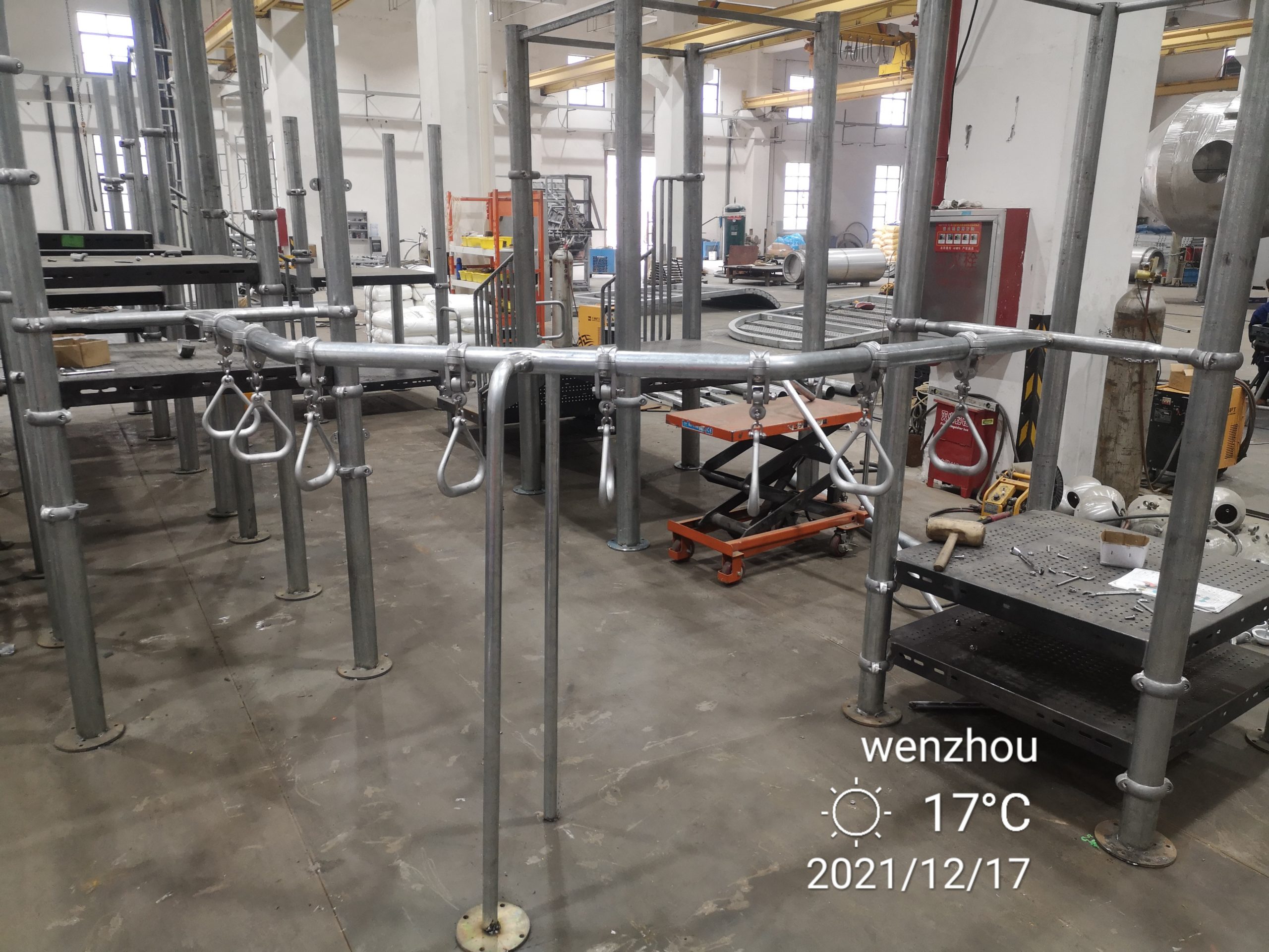 90 Degree Swinging Ring Ladder | IPEMA