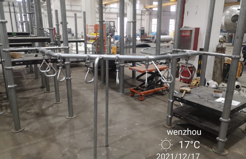 90 Degree Swinging Ring Ladder | IPEMA